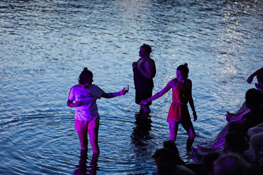 FLOSS Festival Basel | E la nave va… vielmehr seid Ihr das Floss